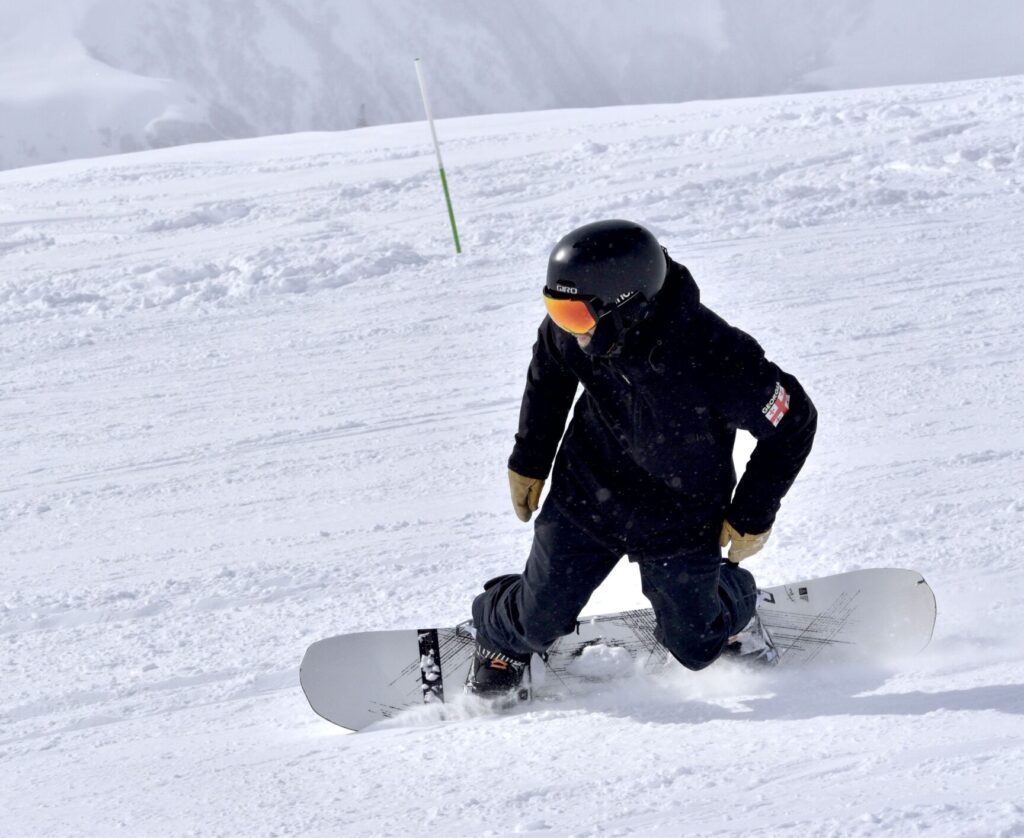Snowboard training - snowboarding lessons in Gudauri.